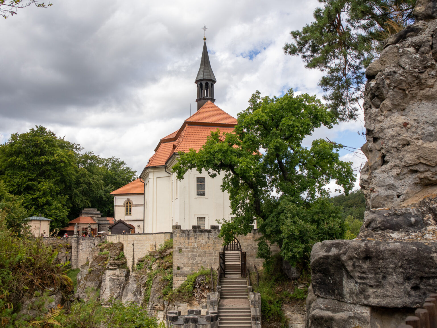 Hrad Valdštejn – romantická proměna nejstaršího hradu Českého ráje ...